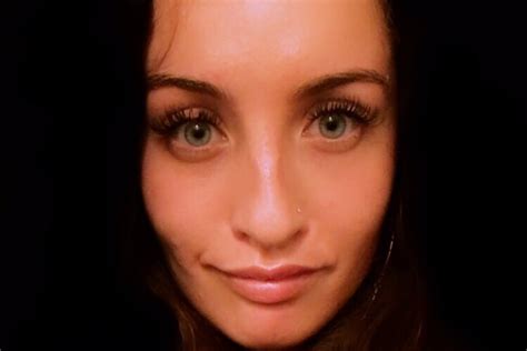 Envenenada Por Su Propio Departamento El Moho En Su Baño Le Provocó Pérdida De Memoria Y