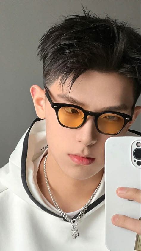 Xiao Wang 小汪 ผม ทรงผมผู้ชาย ทรงผมยาว