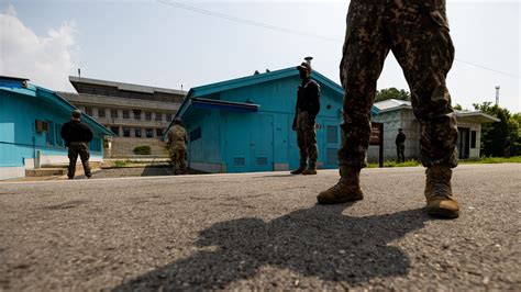 Watch North Korea Detains Us Soldier Who Faced Expulsion Bloomberg