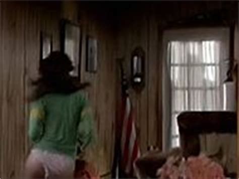 Clip vidéo de Martha Plimpton nue dans I Shot Andy Warhol