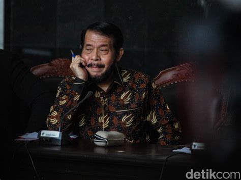 Anwar Usman Resmi Dicopot Dari Jabatan Ketua MK Gibran Tetap Cawapres