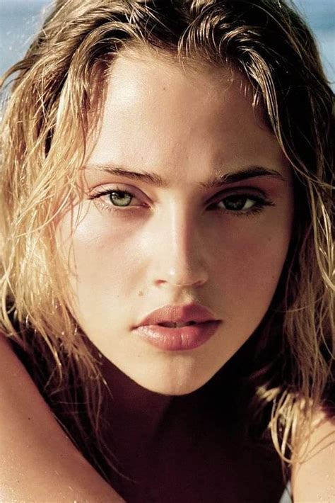 Estella Warren Wiki Biography Age Gallery Spouse And More
