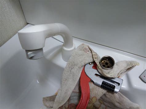 洗面所水栓カートリッジ交換 アクア・アテンド さいたま市・水漏れ トイレつまり修理 漏水調査 給湯器