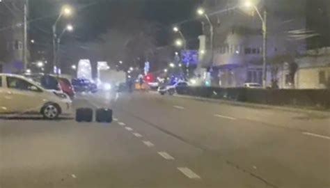 Troler Suspect Verificat De Pirotehniști în Parcarea Lidl De Pe Bdul