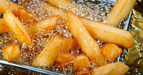 Why You Should Never Use Salt In Hot Cooking Oil