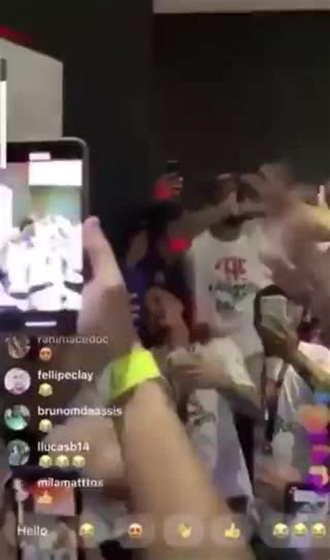 Festa do Flamengo no hotel tem provocação ao Palmeiras Não tem Mundial flamengo ge