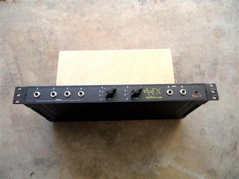 Rack Splitter Router With Input Output Selection Dpfx Pedals