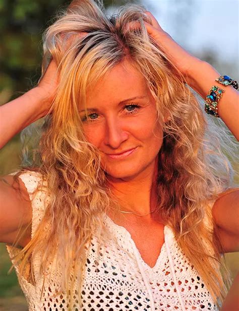 52 Layered Hairstyles With Bangs That Are Absolutely Stunning Fimaan