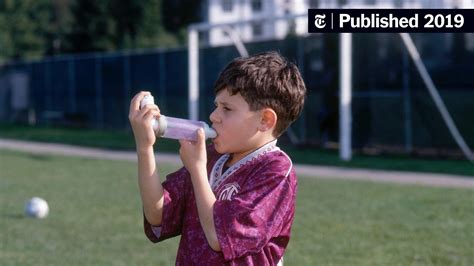 Using An Asthma Inhaler Correctly The New York Times