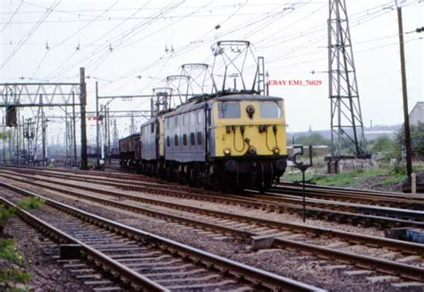 Original 35mm Slide Class 76 76026 And 76013 Woodhead Line 1981 £4 99