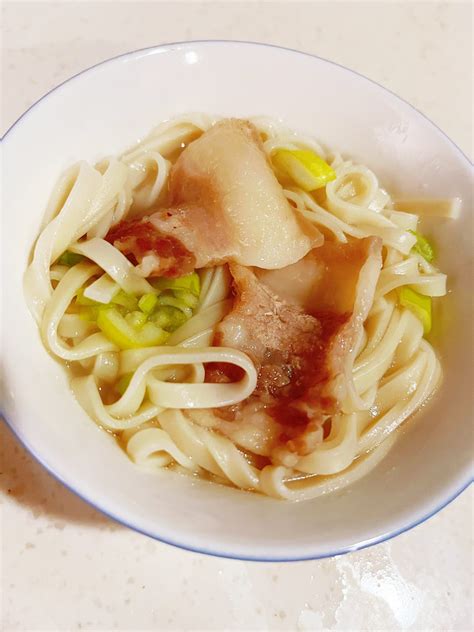 【五花肉白汤面的做法步骤图，怎么做好吃】艾莉亚斯塔克下厨房