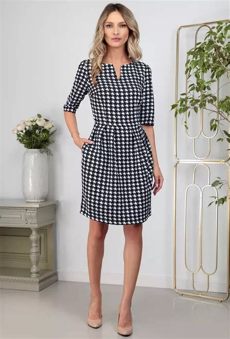 Rochie Neagra Cu Imprimeu Alb Si Buzunare Dasha Ro