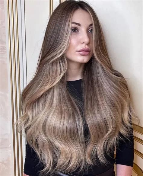 Mushroom Brown Balayage Aux Reflets Blond Cendré La Tendance
