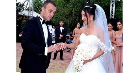 600 гости на депутатска сватба