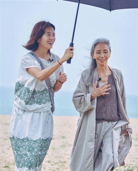 한효주 문숙 선생님과 1박2일 여행33세 나이 차 뛰어넘은 인연