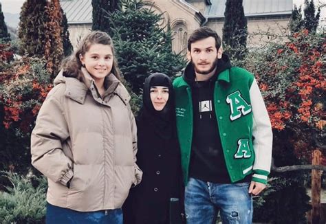 “აი ასეთი გოგოა ნიცა როდესაც ნეაპოლშია სულ ამას აკეთებს” იტალიელები კვარას მეუღლის საქციელმა