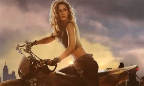 Ganapath Part 1 Here Is The First Look Of Kriti Sanon From This Action