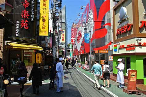 自由が丘駅前｜街並み町並み写真集【街画コム】
