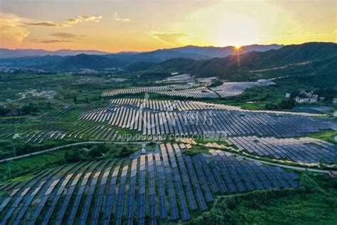 江西萍乡：光伏扶贫构筑美丽乡村 人民图片网