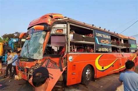 2 Xe Khách Va Chạm 1 Người Tử Vong Nhiều Người Bị Thương Báo Dân Trí