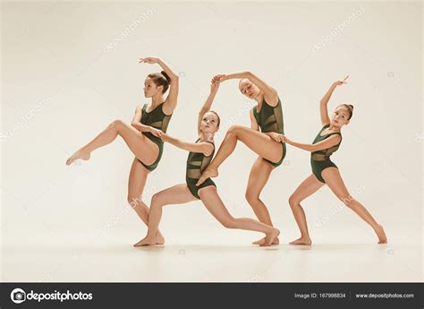 Contemporary Group Dance Poses
