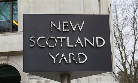 Met Police Cop Was Arrested Buying A Mcflurry For Girl He Arranged Sex With While On Duty