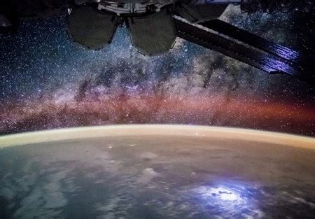 NASA公布年度最佳照片 令人叹为观止 图闻天下 锦程物流网