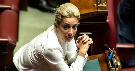 Marta Fascina última Pareja De Berlusconi Y 53 Años Menor Que él