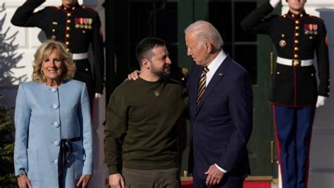 ЗЕЛЕНСКИ СТИГНА ВО БЕЛАТА КУЌА Беше пречекан од Бајден и неговата сопруга ФОТО ВИДЕО
