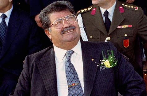 Turgut Özal kimdir Turgut Özalın siyasi hayatı