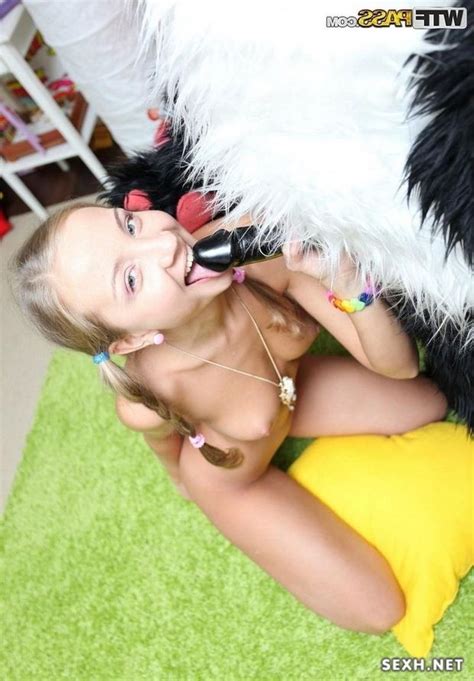 Необычная секс игрушка молодой девицы Pic