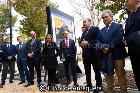 Una exposición de portadas de los 100 años de El Sol recorren calles