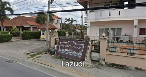 Supanuch Village In Pattaya