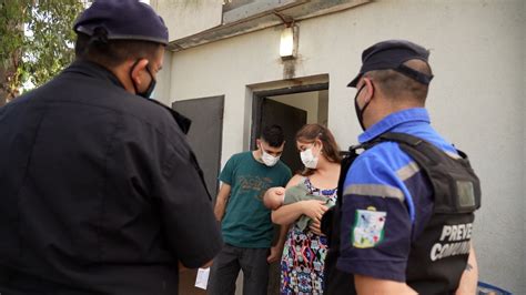 Escobar oficiales le salvaron la vida a un bebé con maniobras de RCP