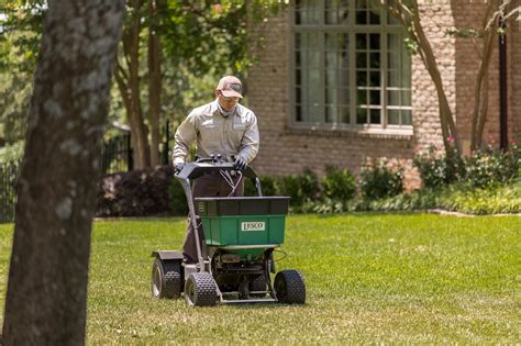 Grassperson Vs Ryno Lawn Care 2 North Dfw Lawn Care Options