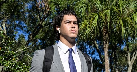 El Mariscal De Campo De La Universidad De Florida Arrestado Y Acusado