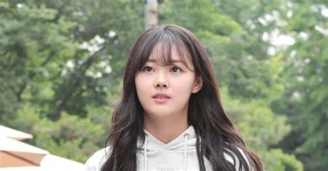 포토 박현서 청순한 소녀의 출근길 패션