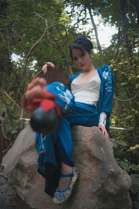 Rửa Mắt Cùng Loạt ảnh Cosplay Lệnh Hồ Xung Phiên Bản Nữ Cực Tốn Máu