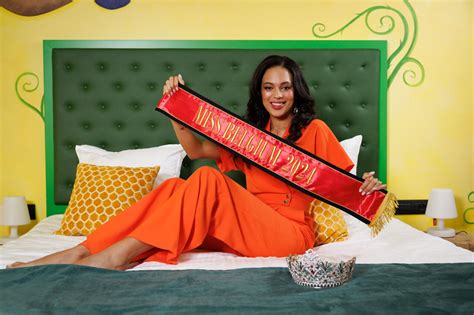 Kenza Ameloot 21 uit Sint Amandsberg is nieuwe Miss België VRT NWS