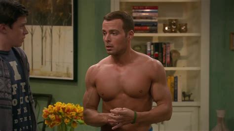 Auscaps Joey Lawrence Shirtless In Melissa And Joey 2 04 All Up In My