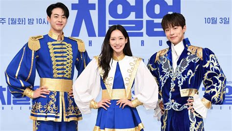 Butuh Uang Han Ji Hyun Jadi Pemandu Sorak Di Drakor Cheer Up Times