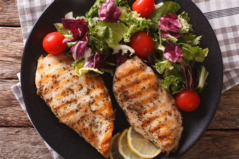 Omlós szaftos mézes chilis csirkemell grillen készítve a legfinomabb Receptek Sóbors