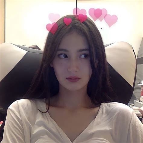 Pin On Cewe Cowo Random Pretty Girl Face Really Pretty Girl Swag Girl Style