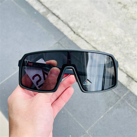 Oakley Sutro Matte Carbon Prizm Grey 2aoptical