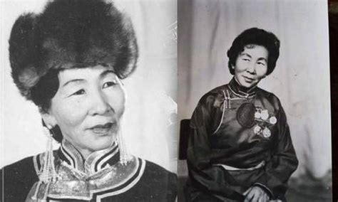 Ардын жүжигчин Г Түмэндэмбэрэл агсны хөшөөг сүндэрлүүллээ