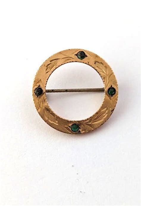 Vintage Classic Circle Pin Gem