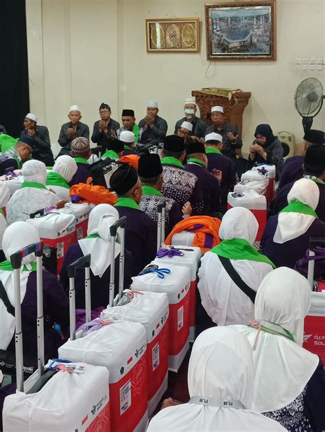 Yayasan IGM Berangkatkan 180 Calon Jemaah Haji KBIH IGM Al Ihsaniyah