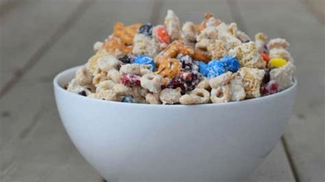 17 Iconic American Snacks We All Grew Up Loving