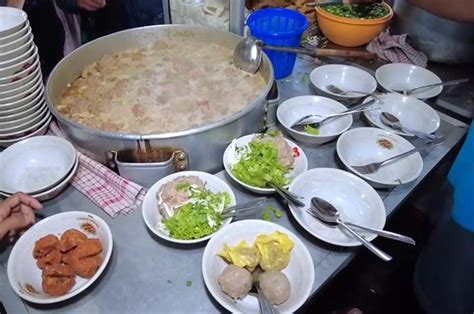 Ini 20 Alamat Pedagang Bakso Yang Populer Di Rumbai Bakso Ndower Dan