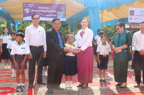 មន្ត្រីជាន់ខ្ពស់៖ ក្រសួងអប់រំ បានអនុវត្តកម្មវិធីអប់រំសុខភាពភ្នែកនៅតាមគ្រឹះស្ថានសិក្សាជាប្រចាំ